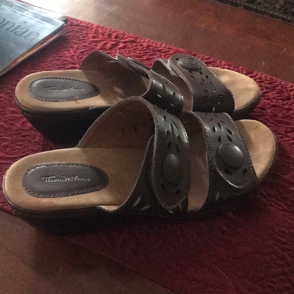 Thom McAn | Shoes | Brown Leather Slip On Sandals | Poshmark